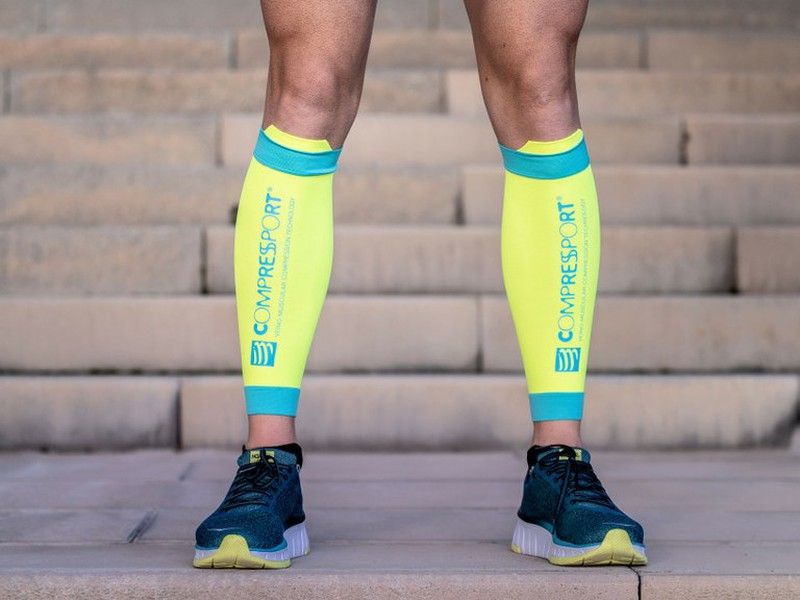 COMPRESSPORT PANTORRILLERAS R2V2 VERDE FLUOR — Tri For Fun